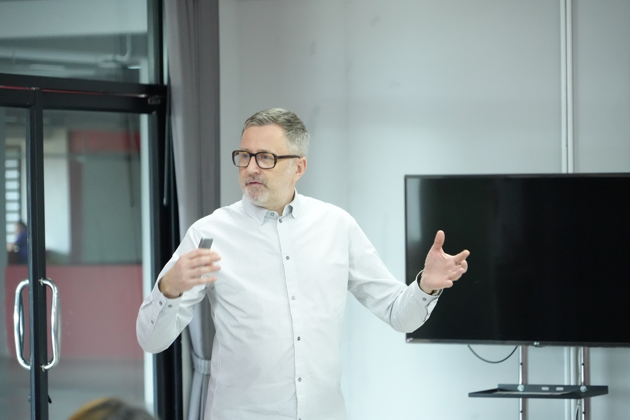 Welcome Professor Stephan Schwarz from the Department of Media ...